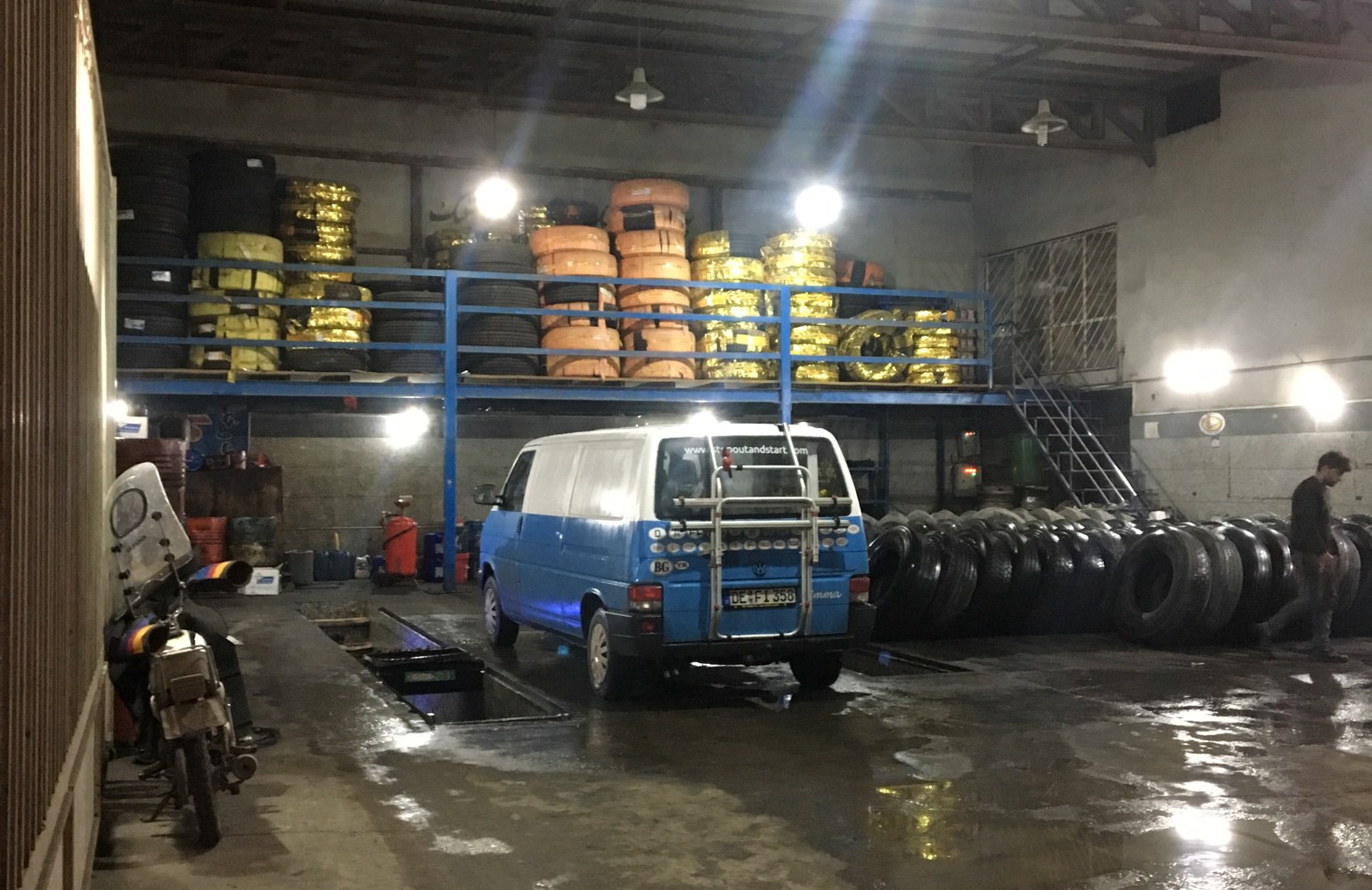 Khoy – Living on the Edge – STEP OUT AND START